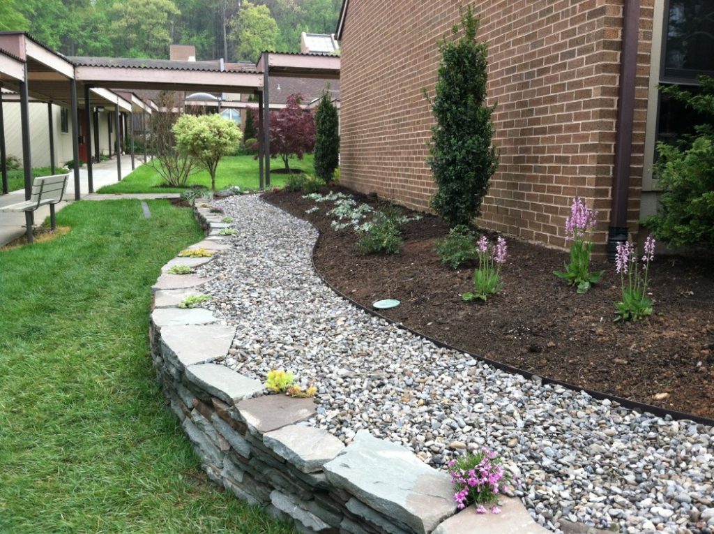 Enhacing Your Landscape River rock garden path - house-ideas.org