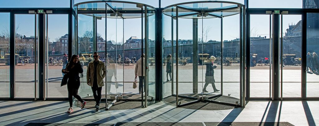 20 Benefits of installing a revolving door - house-ideas.org
